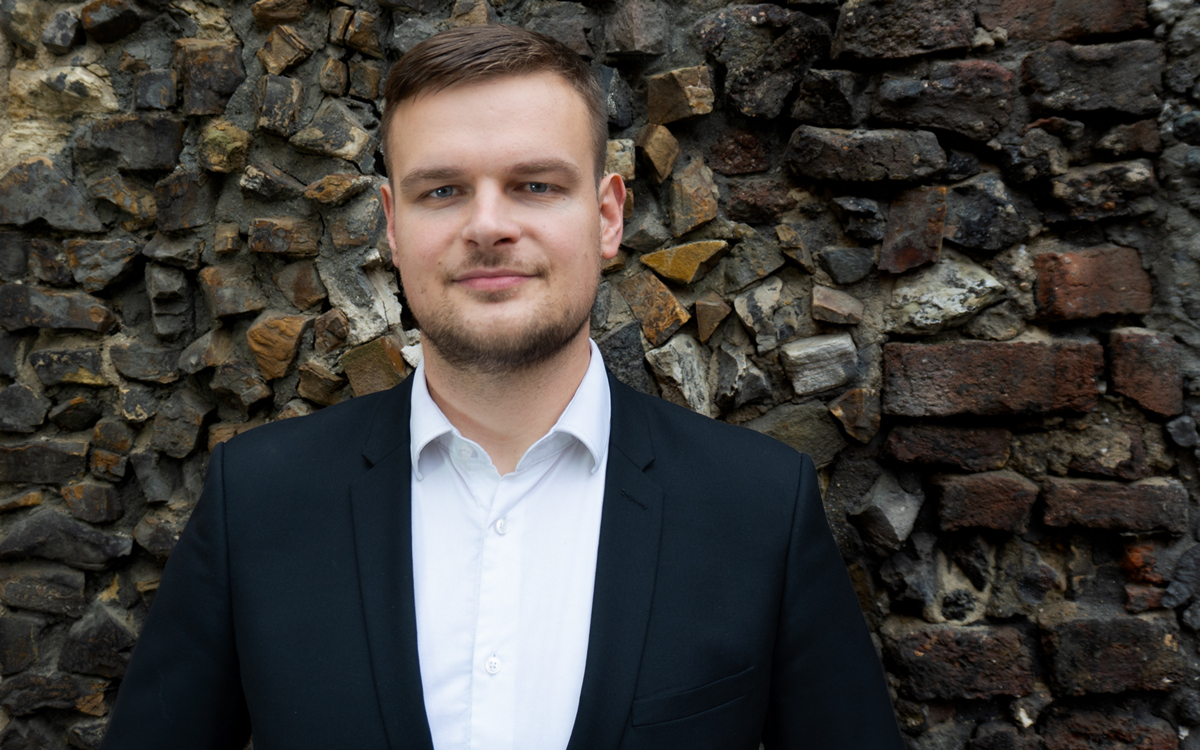 Ondřej Holub: Zámek Dobrohoř je moje srdcovka – KlasikaPlus.cz