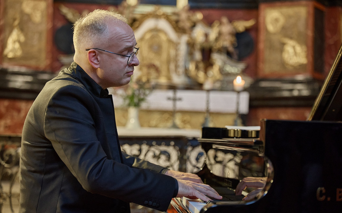 Martin Kasík v Kuksu předvedl, jak si podmanit barokní prostor ...