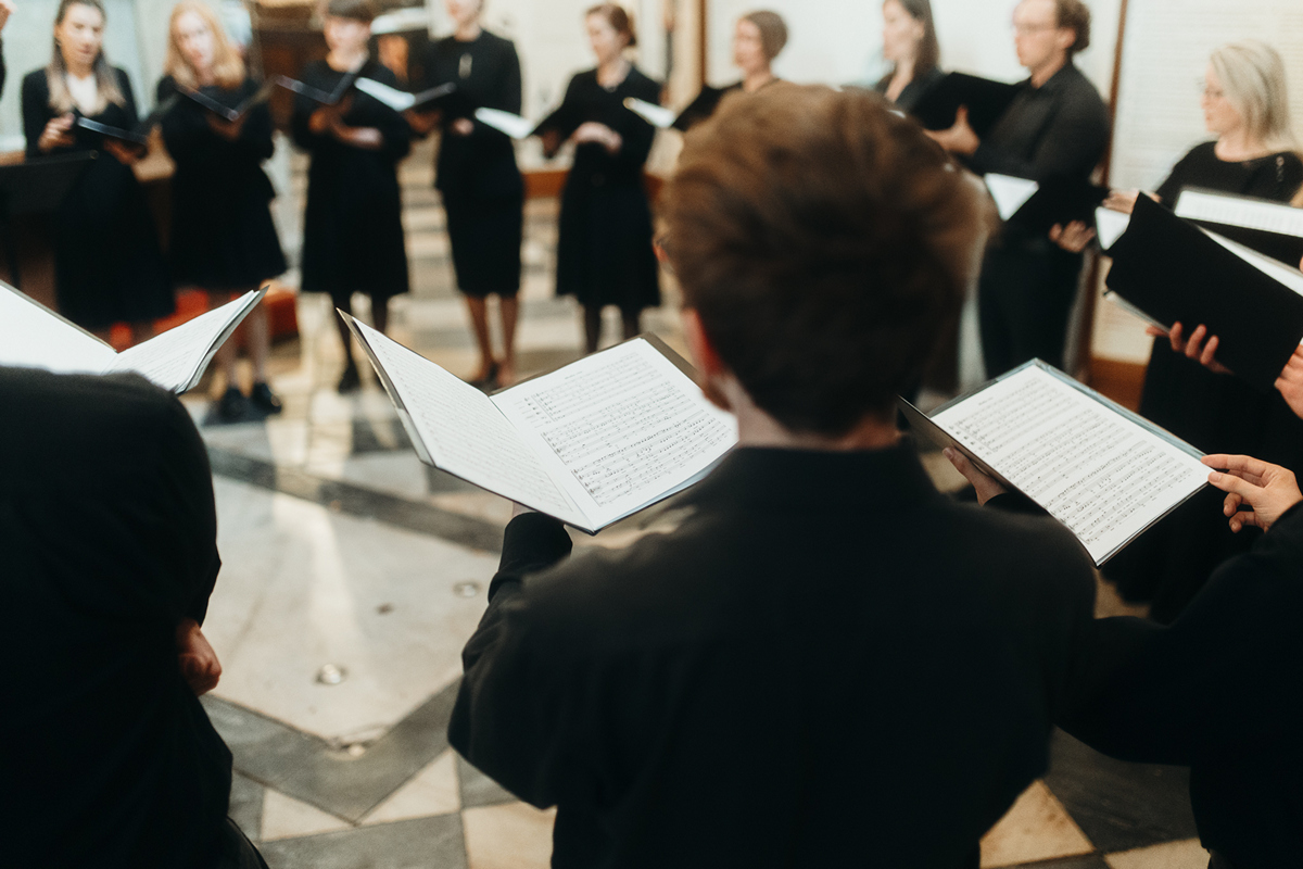 Ensemble Opera Diversa v listopadu duchovně, komorně i loutkově ...